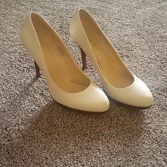 Nine West | Shoes | Nine West Cream Heels | Poshmark